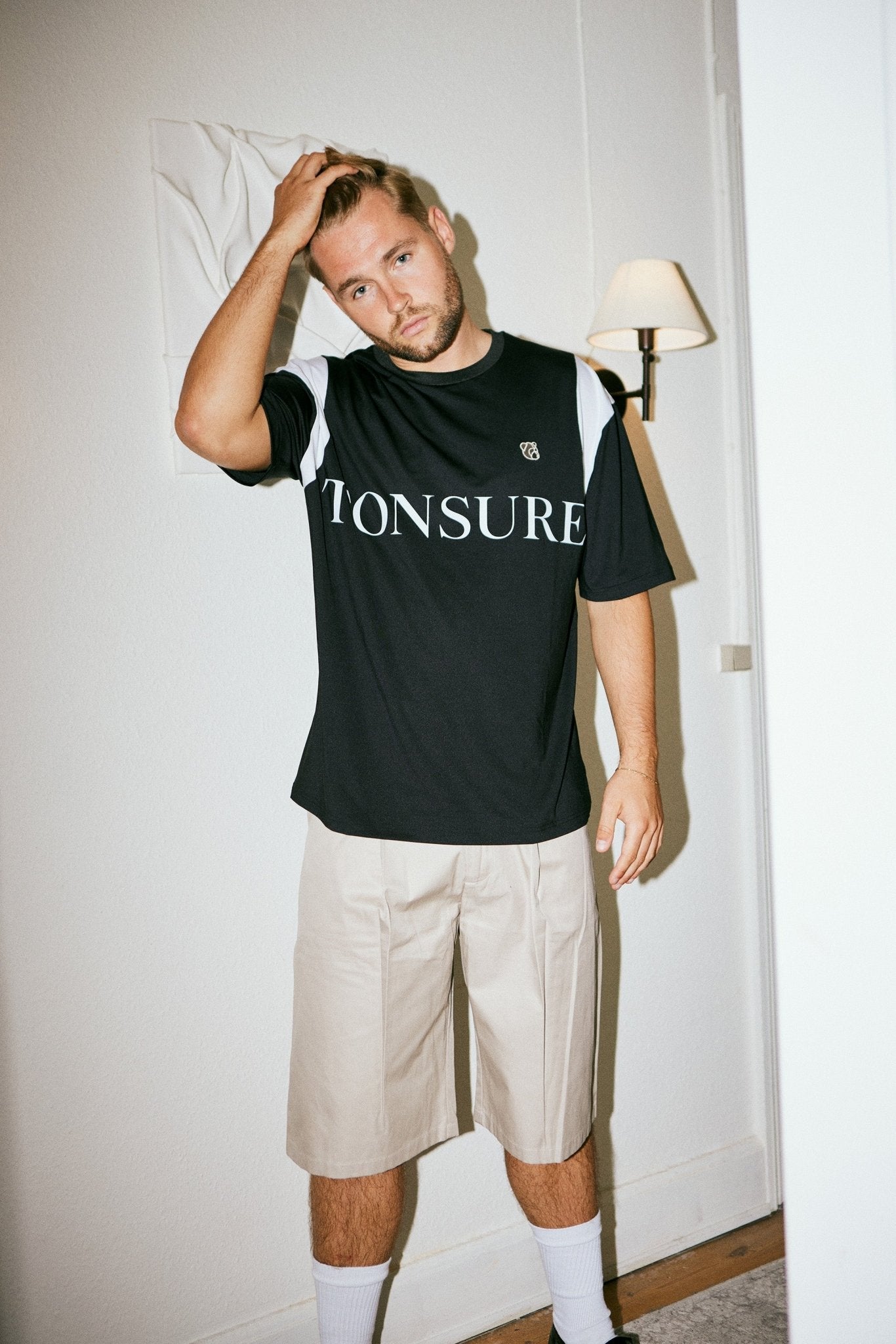 Tonsure Players Shirt – Sort Sportsbluse i stilrent design sport møder ...